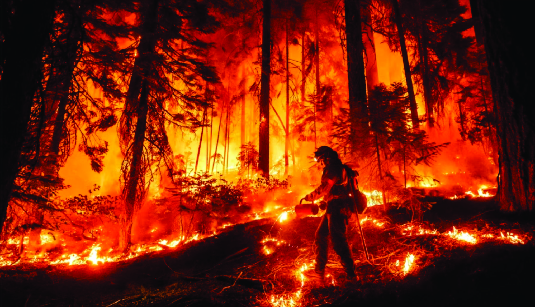 Un incendio forestal al este de Los Ángeles, amenaza 35.000 casas y ...